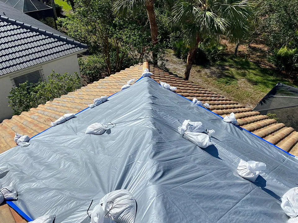 Exploring The Benefits Of Roof-Tarp Installation For Temporary Roof ...