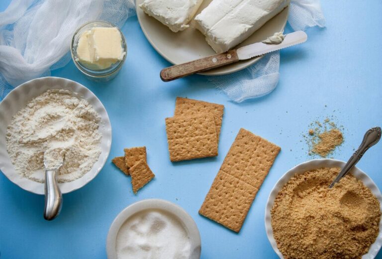 20 Tasty And Edible Types Of Crackers | Smash Negativity